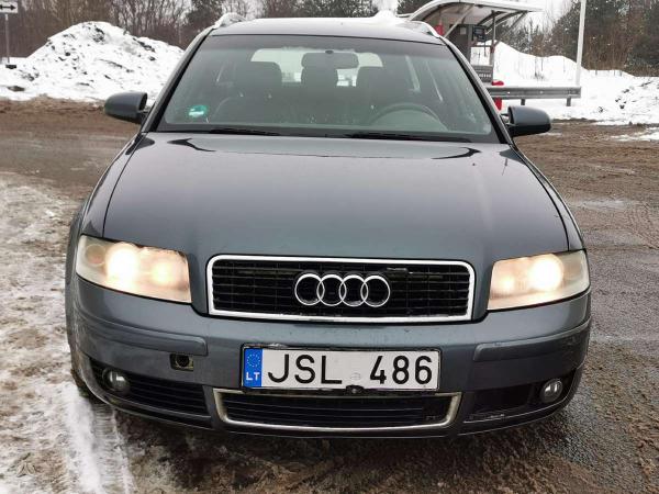 Pelēks Audi A4 2004 Viļņa, ar dzinēja tilpumu 2.50 L un nobraukumu 400 tūkst. km par 700 €, foto 3 vietnē AUTOMOTO.COM.LV