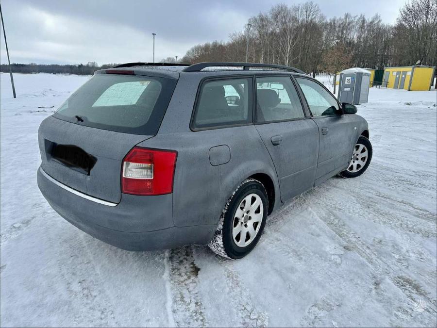 Pelēks Audi A4 2004 Kaišiadorys, ar dzinēja tilpumu 1.90 L un nobraukumu 308 tūkst. km par 1475 €, foto 4 vietnē AUTOMOTO.COM.LV