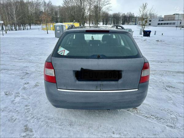 Grey Audi A4 2004 in Kaisiadorys, with an engine capacity of 1.90 L and mileage of 308 thousand km for 1475 €, photo 8 on AUTOMOTO.COM.LV