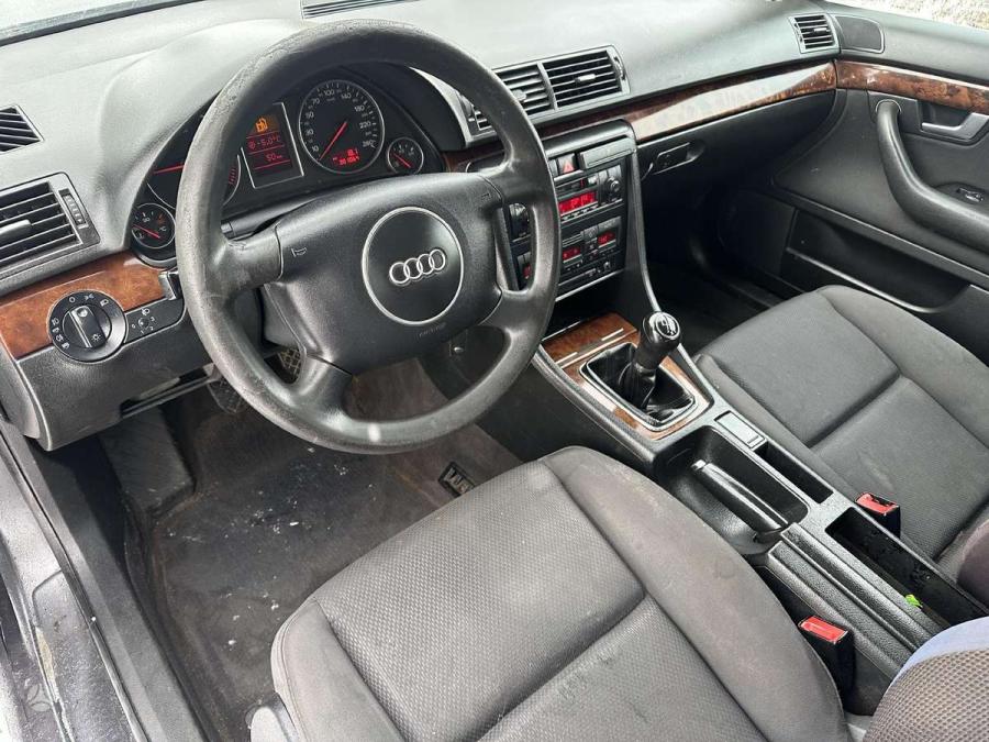 Pelēks Audi A4 2004 Kaišiadorys, ar dzinēja tilpumu 1.90 L un nobraukumu 308 tūkst. km par 1475 €, foto 10 vietnē AUTOMOTO.COM.LV