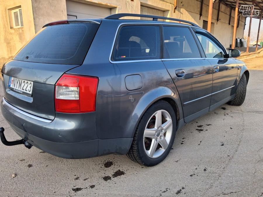 Pelēks Audi A4 2004 Viļņa, ar dzinēja tilpumu 1.90 L un nobraukumu 366 tūkst. km par 1950 €, foto 3 vietnē AUTOMOTO.COM.LV