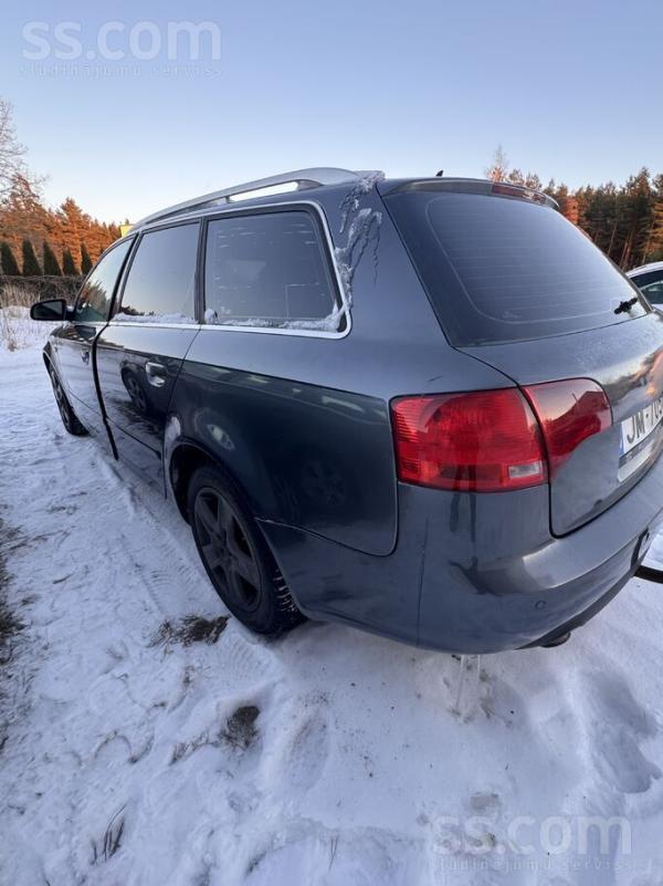 Grey Audi A4 2004 in Riga, with an engine capacity of 3.00 L and mileage of 485 thousand km for 3000 €, photo 4 on AUTOMOTO.COM.LV