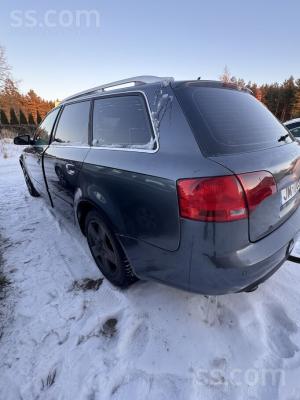 Pelēks Audi A4 2004 Rīga, ar dzinēja tilpumu 3.00 L un nobraukumu 485 tūkst. km par 3000 €, foto 4 vietnē AUTOMOTO.COM.LV