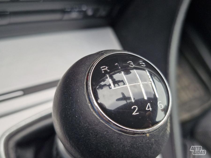 Grey Audi A4 2004 in Siauliai, with an engine capacity of 2.50 L and mileage of 350 thousand km for 1900 €, photo 21 on AUTOMOTO.COM.LV