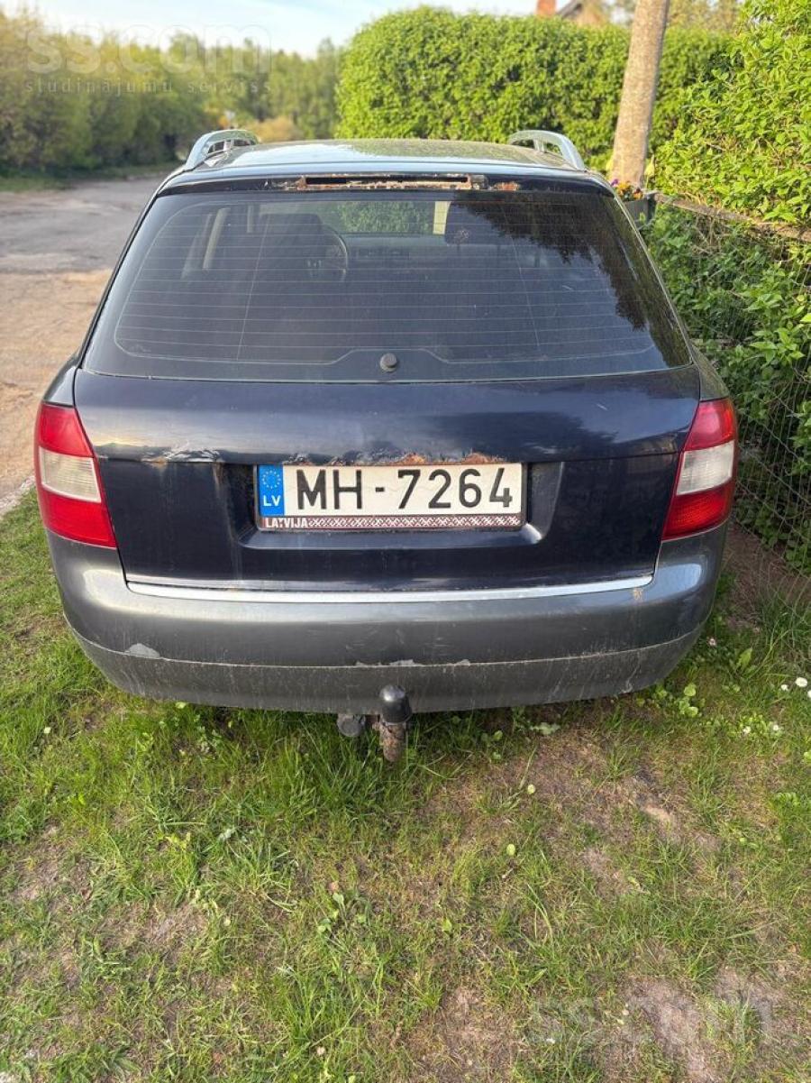 Pelēks Audi A4 2004 Ogre, ar dzinēja tilpumu 1.90 L un nobraukumu 400 tūkst. km par 900 €, foto 3 vietnē AUTOMOTO.COM.LV