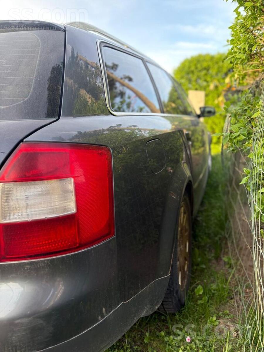 Pelēks Audi A4 2004 Ogre, ar dzinēja tilpumu 1.90 L un nobraukumu 400 tūkst. km par 900 €, foto 5 vietnē AUTOMOTO.COM.LV