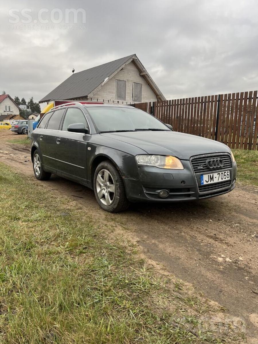 Pelēks Audi A4 2004 Rīga, ar dzinēja tilpumu 3.00 L un nobraukumu 484 tūkst. km par 1700 €, foto 4 vietnē AUTOMOTO.COM.LV