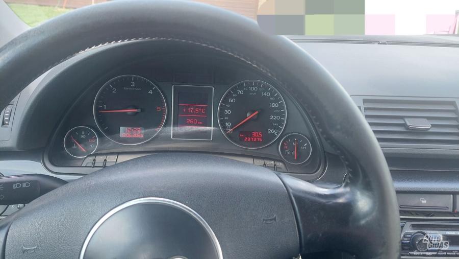 Grey Audi A4 2004 in Trakai, with an engine capacity of 2.50 L and mileage of 238 thousand km for 1200 €, photo 12 on AUTOMOTO.COM.LV
