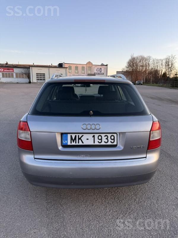 Серый Ауди А4 2004 в Тукумс, объемом двигателя 1.90 л и пробегом 350 тыс. км за 2590 €, фото 5 на AUTOMOTO.COM.LV