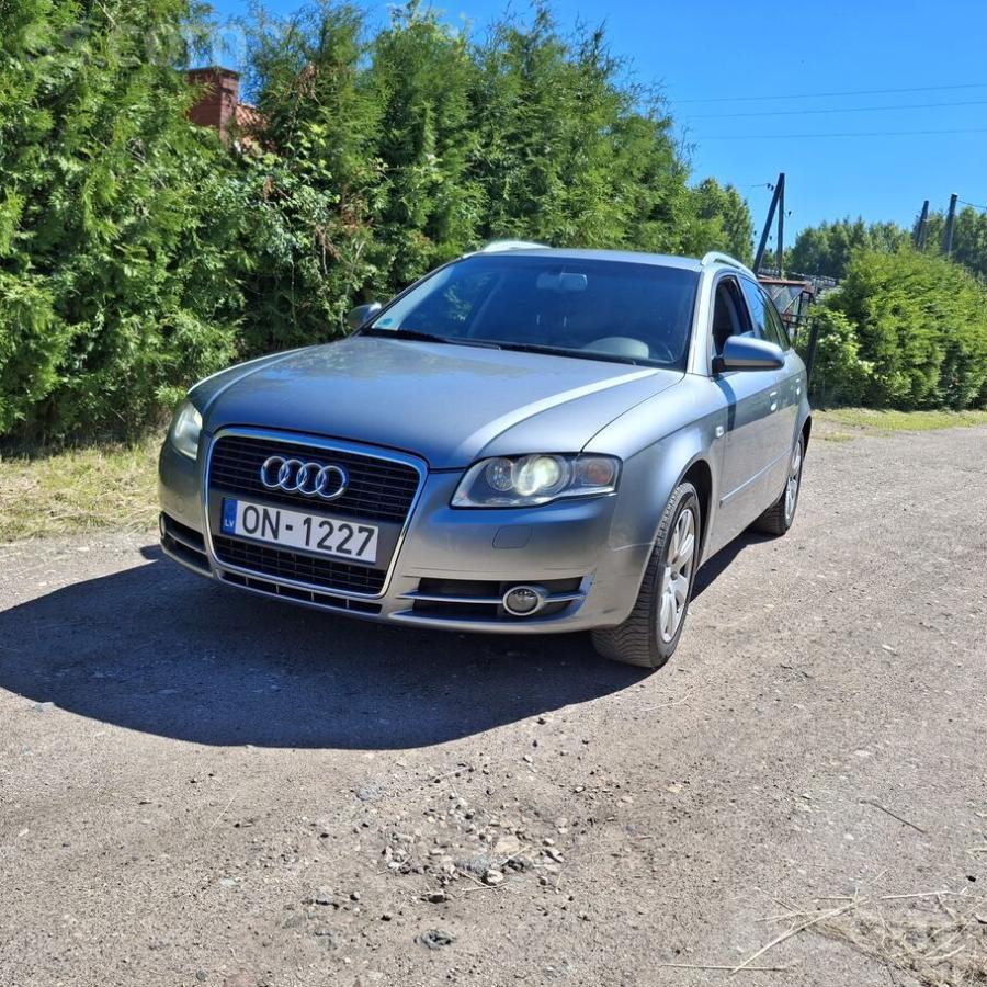 Pelēks Audi A4 2004 Rēzekne, ar dzinēja tilpumu 2.50 L un nobraukumu 284 tūkst. km par 2700 €, foto 1 vietnē AUTOMOTO.COM.LV