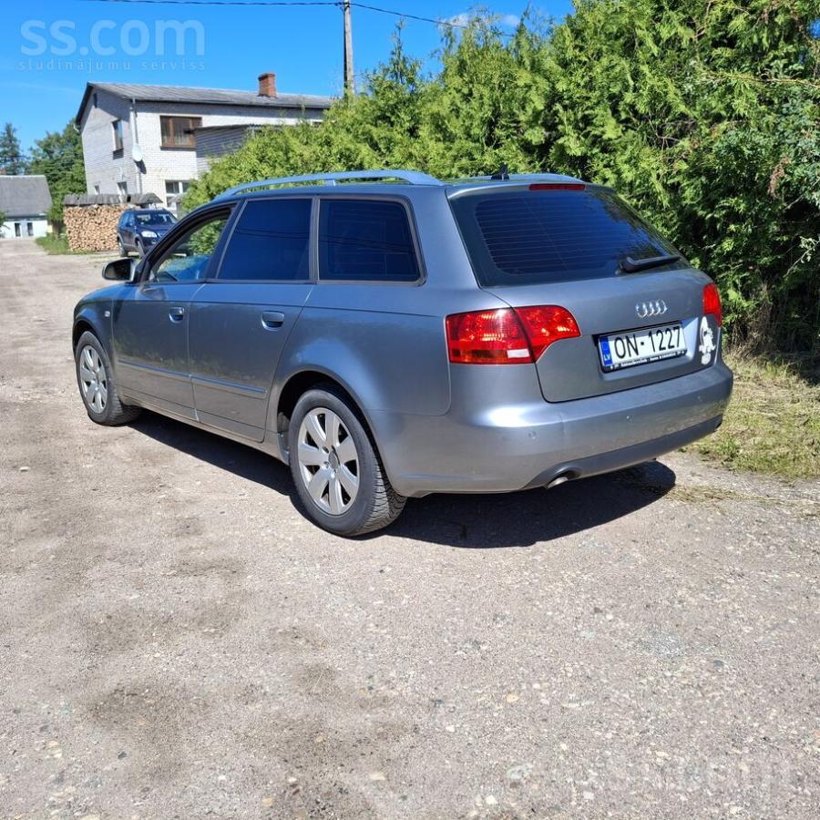 Pelēks Audi A4 2004 Rēzekne, ar dzinēja tilpumu 2.50 L un nobraukumu 284 tūkst. km par 2700 €, foto 4 vietnē AUTOMOTO.COM.LV