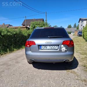 Pelēks Audi A4 2004 Rēzekne, ar dzinēja tilpumu 2.50 L un nobraukumu 284 tūkst. km par 2700 €, foto 5 vietnē AUTOMOTO.COM.LV
