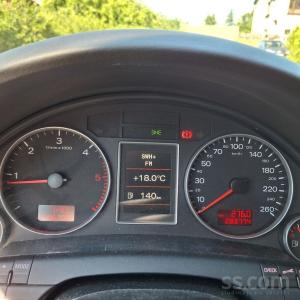 Pelēks Audi A4 2004 Rēzekne, ar dzinēja tilpumu 2.50 L un nobraukumu 284 tūkst. km par 2700 €, foto 10 vietnē AUTOMOTO.COM.LV