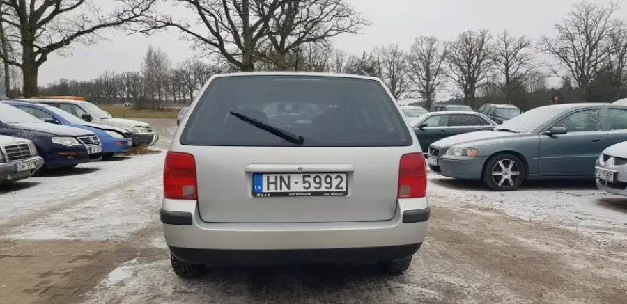 Grey Audi A4 2004 in Valmiera, with an engine capacity of 2.00 L and mileage of 402 thousand km for 1950 €, photo 5 on AUTOMOTO.COM.LV