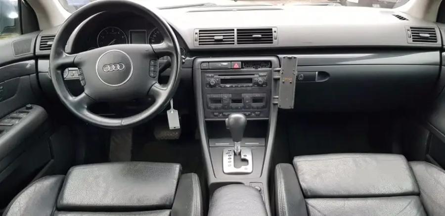 Grey Audi A4 2004 in Valmiera, with an engine capacity of 2.00 L and mileage of 402 thousand km for 1950 €, photo 10 on AUTOMOTO.COM.LV