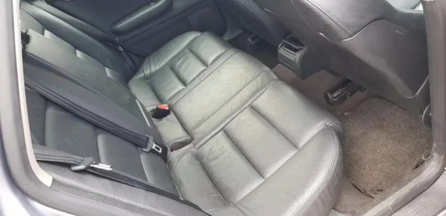 Grey Audi A4 2004 in Valmiera, with an engine capacity of 2.00 L and mileage of 402 thousand km for 1950 €, photo 13 on AUTOMOTO.COM.LV