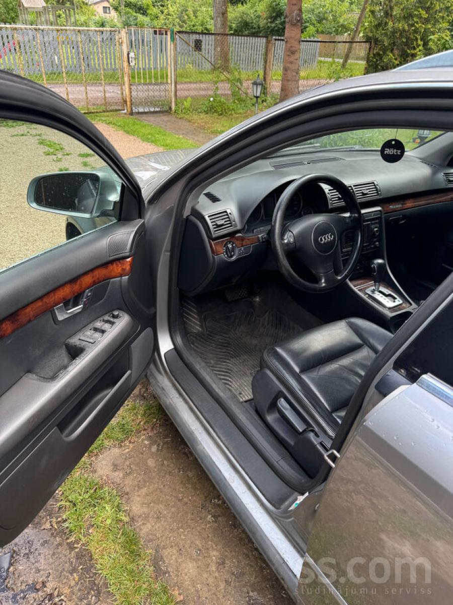 Grey Audi A4 2004 in Riga, with an engine capacity of 2.50 L and mileage of 453 thousand km for 1700 €, photo 8 on AUTOMOTO.COM.LV