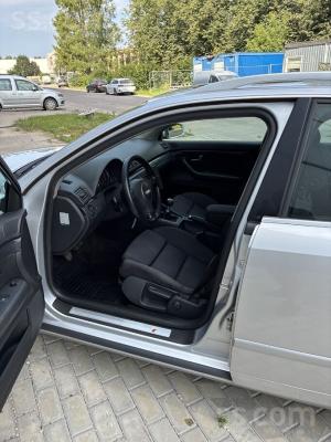 Pelēks Audi A4 2004 Rīga, ar dzinēja tilpumu 1.90 L un nobraukumu 319 tūkst. km par 2650 €, foto 18 vietnē AUTOMOTO.COM.LV