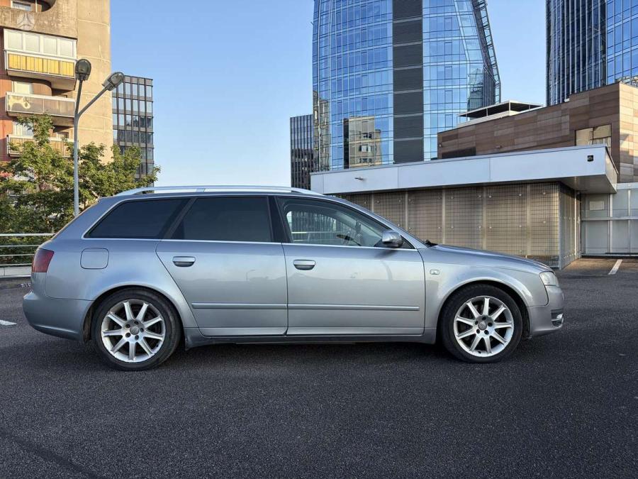 Grey Audi A4 2004 in Vilnius, with an engine capacity of 2.97 L and mileage of 260 thousand km for 2200 €, photo 3 on AUTOMOTO.COM.LV