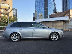 Pelēks Audi A4 2004 Viļņa, ar dzinēja tilpumu 2.97 L un nobraukumu 260 tūkst. km par 2200 €, foto 3 vietnē AUTOMOTO.COM.LV