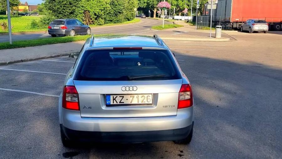 Grey Audi A4 2004 in Cesis, with an engine capacity of 1.90 L and mileage of 383 thousand km for 1700 €, photo 7 on AUTOMOTO.COM.LV