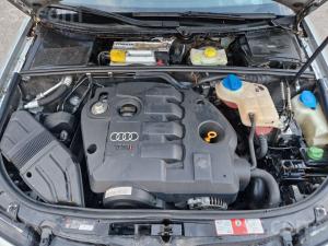 Grey Audi A4 2004 in Riga, with an engine capacity of 1.90 L and mileage of 370 thousand km for 1100 €, photo 9 on AUTOMOTO.COM.LV
