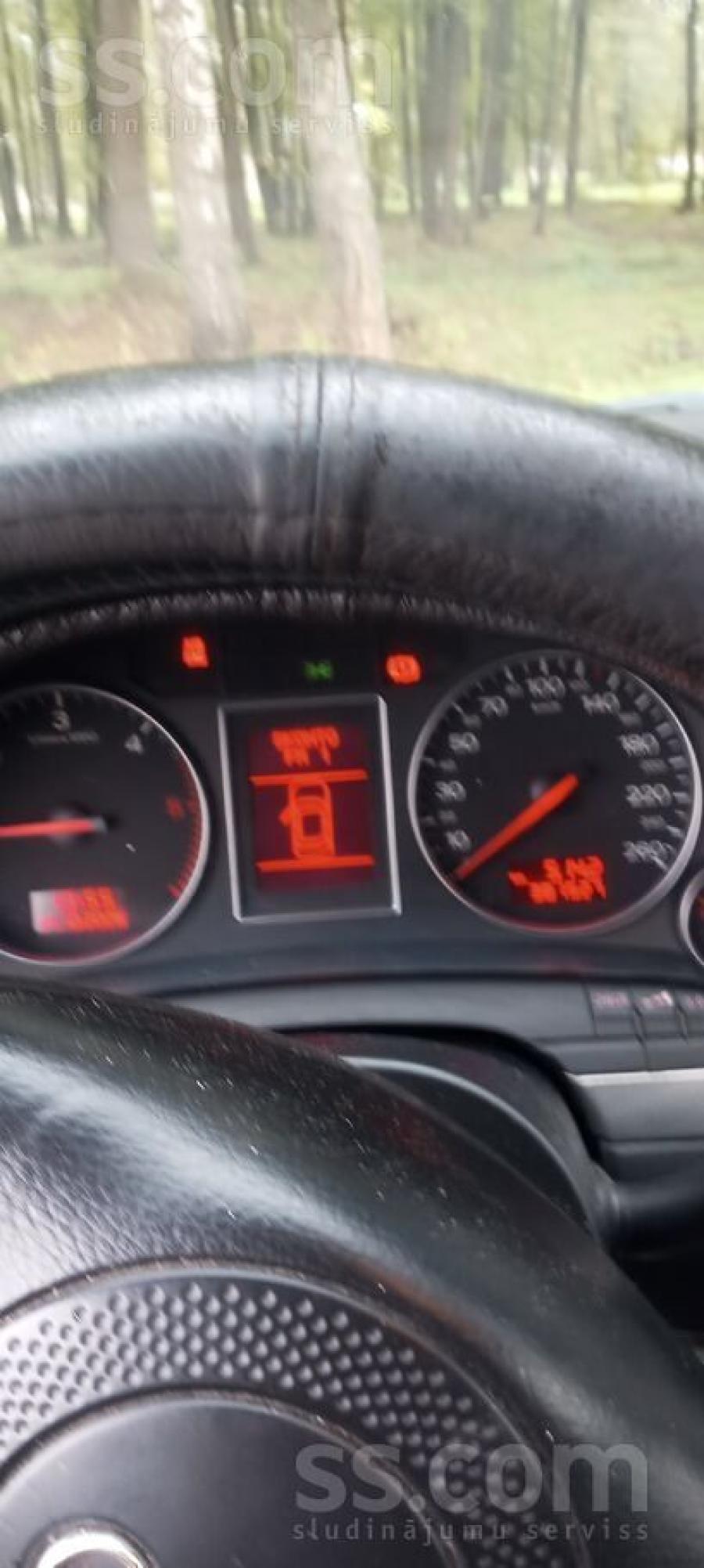 Серый Ауди А4 2004 в Елгава, объемом двигателя 1.90 л и пробегом 382 тыс. км за 1250 €, фото 9 на AUTOMOTO.COM.LV