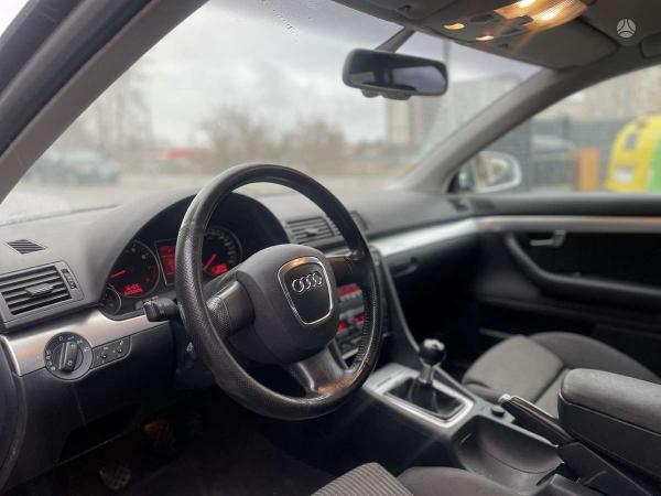 Pelēks Audi A4 2005 Viļņa, ar dzinēja tilpumu 1.98 L un nobraukumu 207 tūkst. km par 2400 €, foto 10 vietnē AUTOMOTO.COM.LV