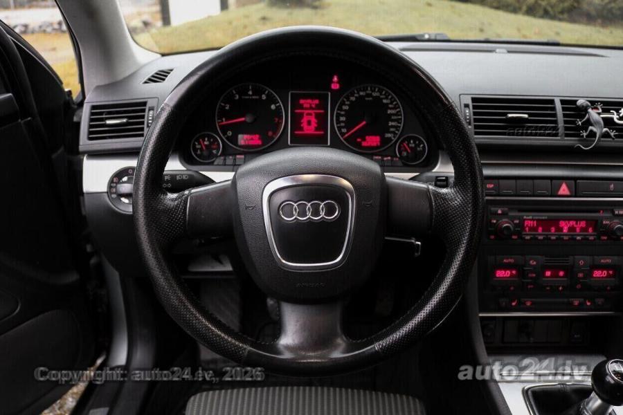 Pelēks Audi A4 2005 Tallina, ar dzinēja tilpumu 2.00 L un nobraukumu 360 tūkst. km par 2999 €, foto 12 vietnē AUTOMOTO.COM.LV