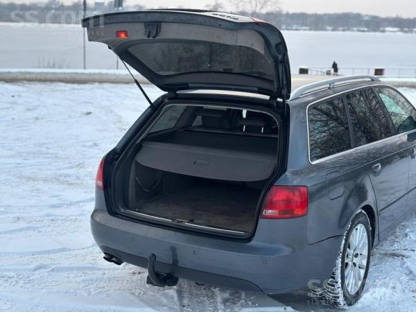 Grey Audi A4 2005 in Riga, with an engine capacity of 2.00 L and mileage of 430 thousand km for 1650 €, photo 3 on AUTOMOTO.COM.LV