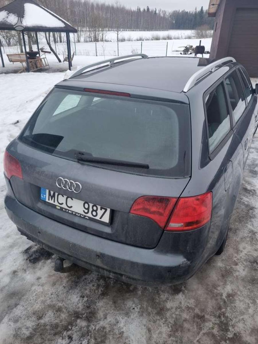 Pelēks Audi A4 2005 Marijampole, ar dzinēja tilpumu 1.90 L un nobraukumu 467 tūkst. km par 2400 €, foto 3 vietnē AUTOMOTO.COM.LV