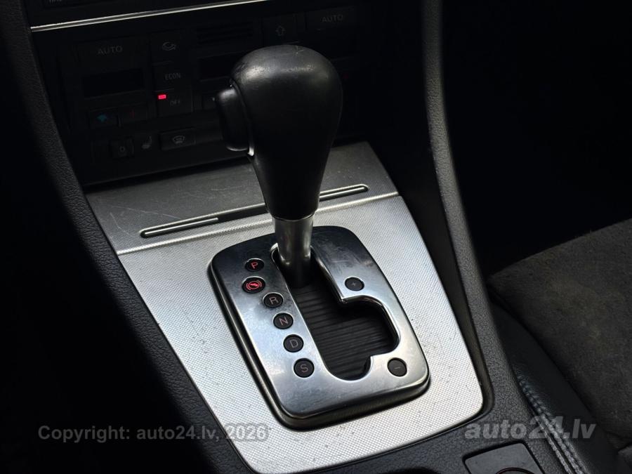 Grey Audi A4 2005 in Tartu, with an engine capacity of 3.00 L and mileage of 309 thousand km for 1849 €, photo 11 on AUTOMOTO.COM.LV