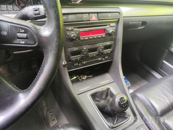 Grey Audi A4 2005 in Riga, with an engine capacity of 2.00 L and mileage of 539 thousand km for 1750 €, photo 8 on AUTOMOTO.COM.LV