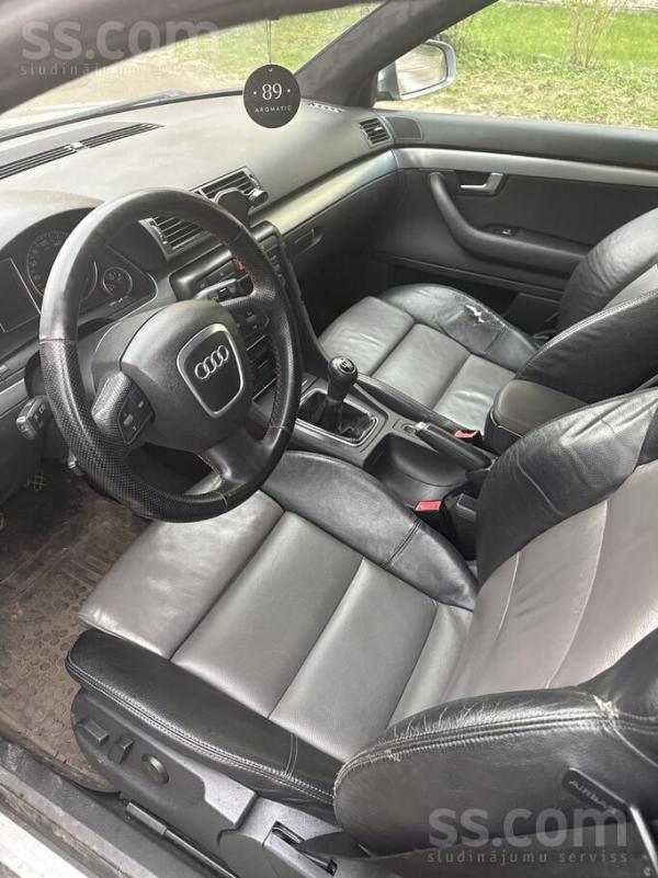 Pelēks Audi A4 2005 Rīga, ar dzinēja tilpumu 2.00 L un nobraukumu 317 tūkst. km par 2500 €, foto 4 vietnē AUTOMOTO.COM.LV