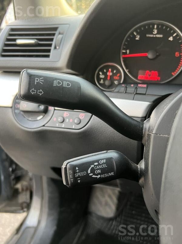 Grey Audi A4 2005 in Riga, with an engine capacity of 2.50 L and mileage of 280 thousand km for 2250 €, photo 9 on AUTOMOTO.COM.LV