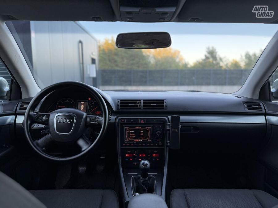 Pelēks Audi A4 2005 Viļņa, ar dzinēja tilpumu 2.00 L un nobraukumu 399 tūkst. km par 2500 €, foto 8 vietnē AUTOMOTO.COM.LV