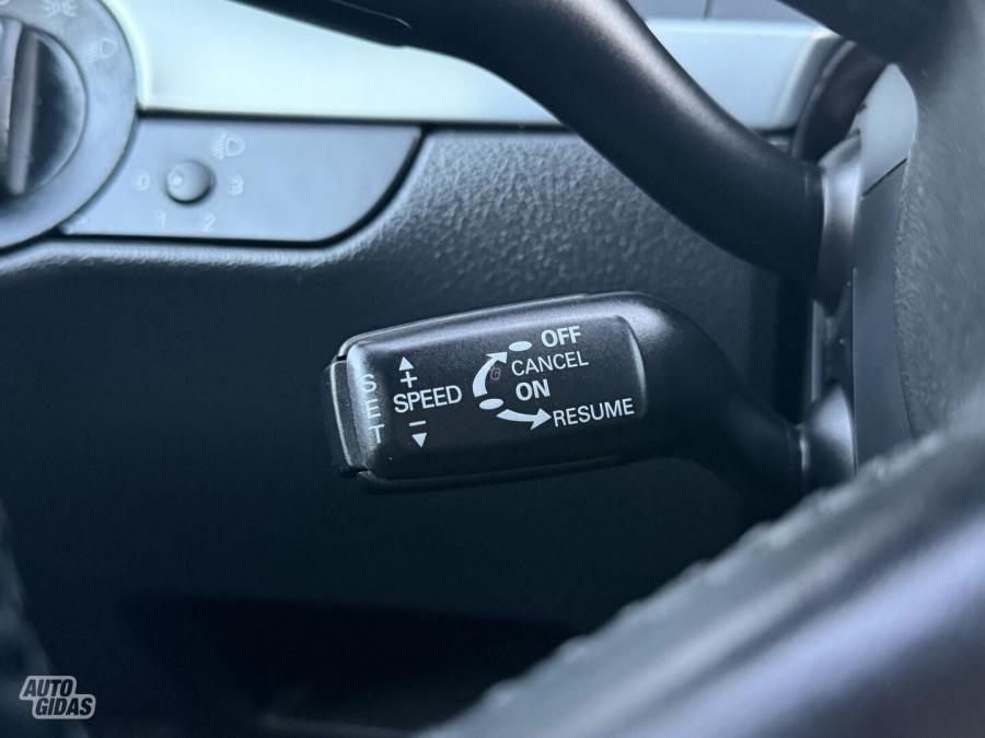Pelēks Audi A4 2005 Viļņa, ar dzinēja tilpumu 2.00 L un nobraukumu 399 tūkst. km par 2500 €, foto 14 vietnē AUTOMOTO.COM.LV