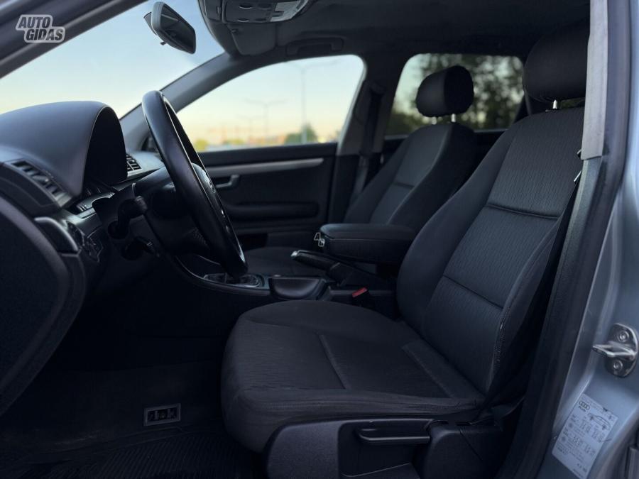 Pelēks Audi A4 2005 Viļņa, ar dzinēja tilpumu 2.00 L un nobraukumu 399 tūkst. km par 2500 €, foto 15 vietnē AUTOMOTO.COM.LV