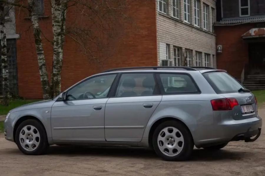 Pelēks Audi A4 2005 Grobiņa, ar dzinēja tilpumu 2.00 L un nobraukumu 269 tūkst. km par 3500 €, foto 5 vietnē AUTOMOTO.COM.LV