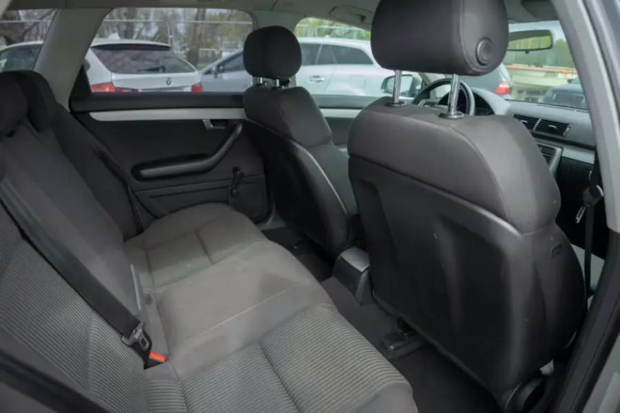 Pelēks Audi A4 2005 Liepāja, ar dzinēja tilpumu 2.00 L un nobraukumu 363 tūkst. km par 1600 €, foto 13 vietnē AUTOMOTO.COM.LV