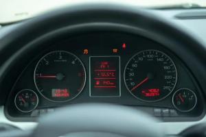 Pelēks Audi A4 2005 Liepāja, ar dzinēja tilpumu 2.00 L un nobraukumu 363 tūkst. km par 1600 €, foto 17 vietnē AUTOMOTO.COM.LV