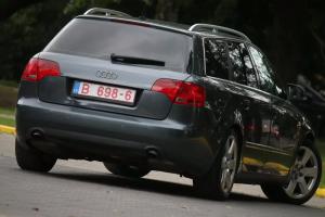 Grey Audi A4 2005 in Riga, with an engine capacity of 2.50 L and mileage of 463 thousand km for 1790 €, photo 3 on AUTOMOTO.COM.LV
