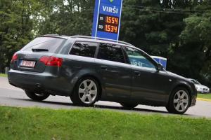 Grey Audi A4 2005 in Riga, with an engine capacity of 2.50 L and mileage of 463 thousand km for 1790 €, photo 7 on AUTOMOTO.COM.LV