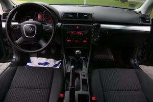 Grey Audi A4 2005 in Riga, with an engine capacity of 2.50 L and mileage of 463 thousand km for 1790 €, photo 12 on AUTOMOTO.COM.LV