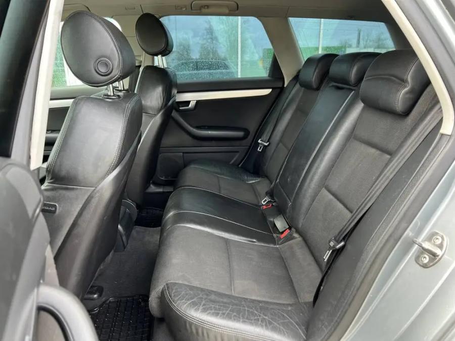 Pelēks Audi A4 2005 Rēzekne, ar dzinēja tilpumu 3.00 L un nobraukumu 341 tūkst. km par 3850 €, foto 15 vietnē AUTOMOTO.COM.LV