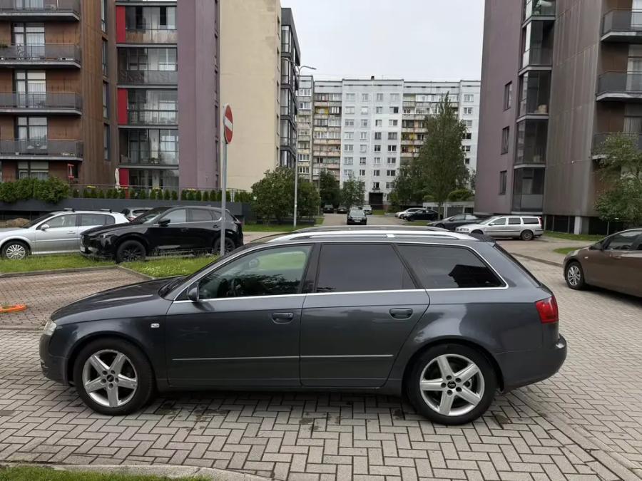 Grey Audi A4 2005 in Riga, with an engine capacity of 3.00 L and mileage of 301 thousand km for 2990 €, photo 4 on AUTOMOTO.COM.LV
