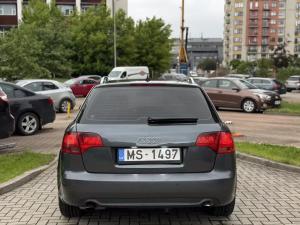 Grey Audi A4 2005 in Riga, with an engine capacity of 3.00 L and mileage of 301 thousand km for 2990 €, photo 5 on AUTOMOTO.COM.LV