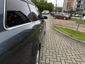 Grey Audi A4 2005 in Riga, with an engine capacity of 3.00 L and mileage of 301 thousand km for 2990 €, photo 6 on AUTOMOTO.COM.LV