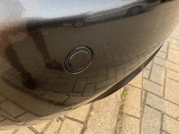 Grey Audi A4 2005 in Riga, with an engine capacity of 3.00 L and mileage of 301 thousand km for 2990 €, photo 7 on AUTOMOTO.COM.LV