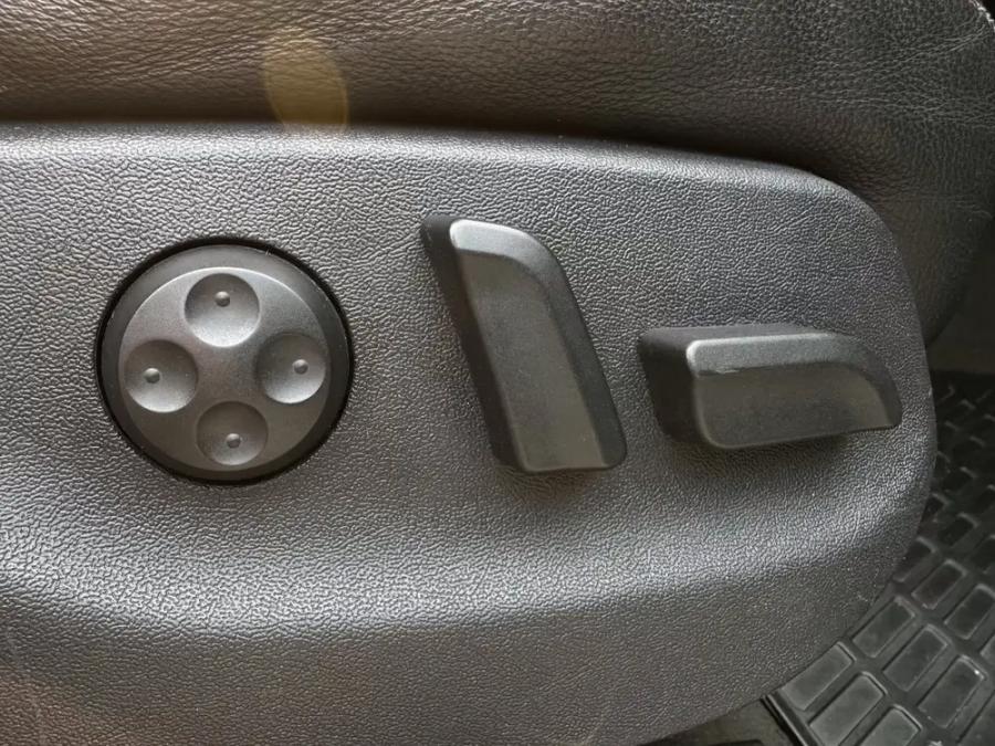 Grey Audi A4 2005 in Riga, with an engine capacity of 3.00 L and mileage of 301 thousand km for 2990 €, photo 15 on AUTOMOTO.COM.LV
